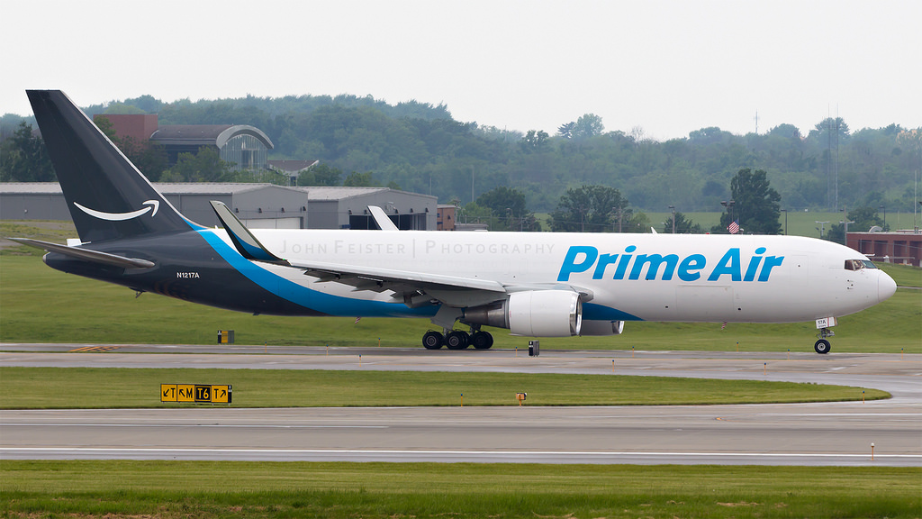 AVIONEWS - World Aeronautical Press Agency - Boeing B-767/300ER of ...